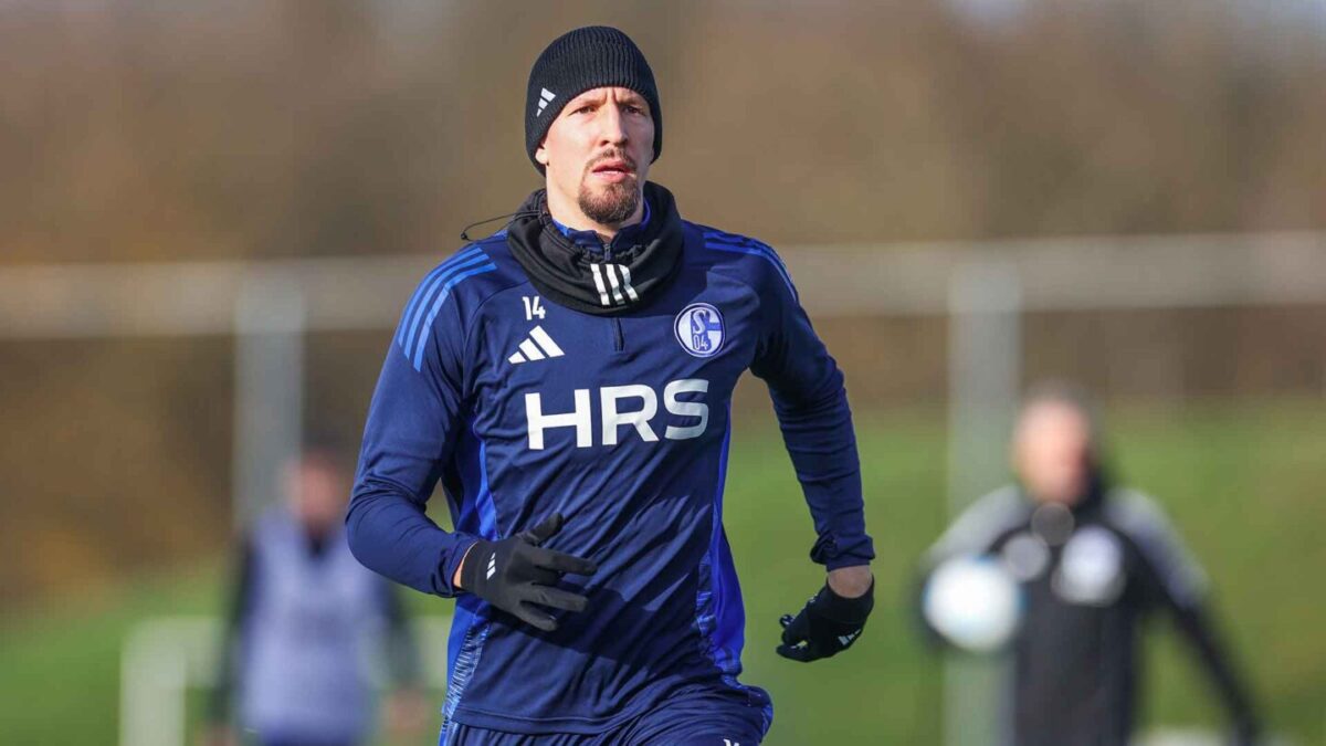 Striker Pape Meïssa Ba joins FC Schalke 04 - Fußball